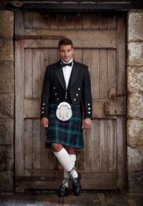 Traditional Clothes of Scotland...Your Full Guide 2023 - Britishpidya